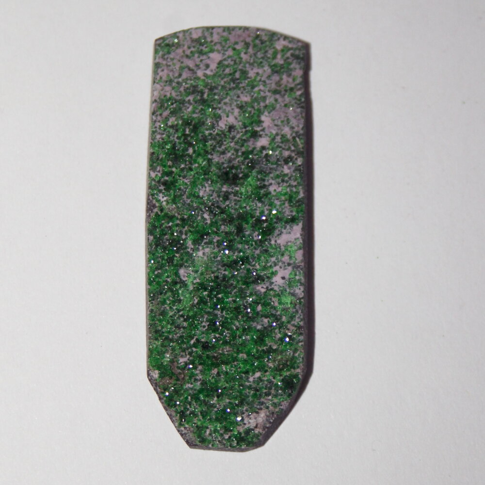 Коллекционный кабошон уваровит, 40х15х4 мм, Урал (Сараны), «True Stones»