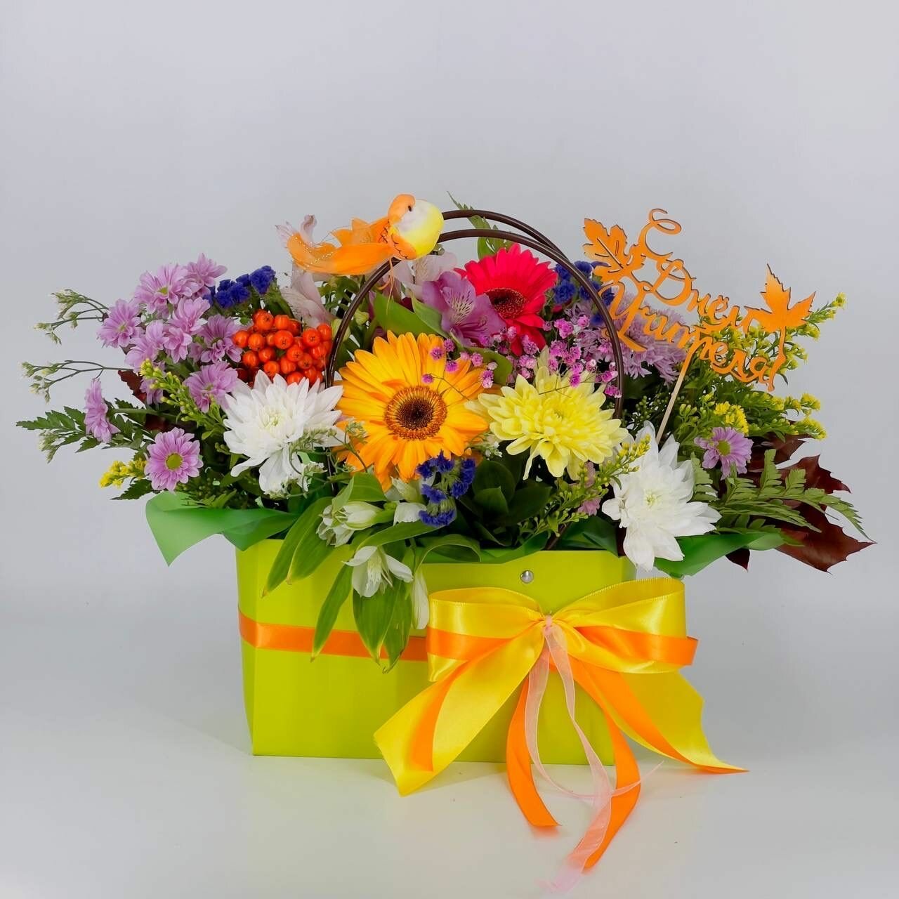 Микс цветов в коробочке на день рождения