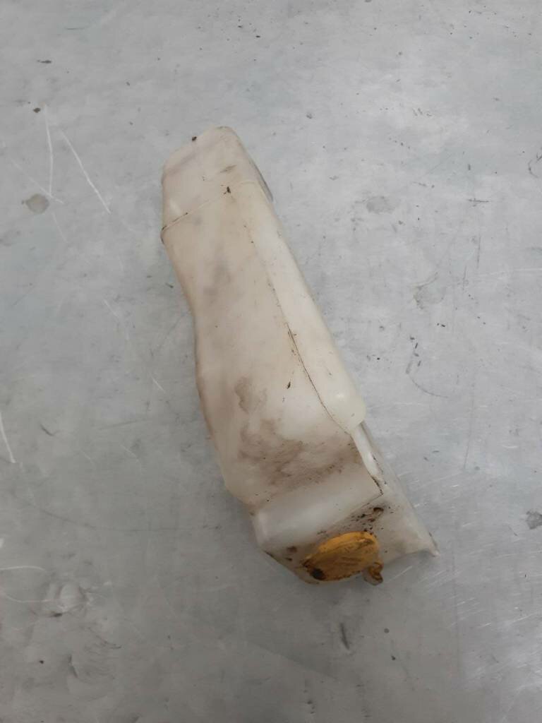 Бачок расширительный Subaru Forester рест. 2001 45152FA050