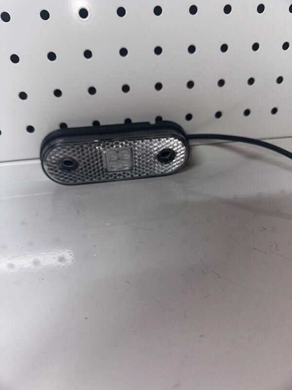 Фонарь габаритный универсальный белый 24в МАН ДАФ рено ивеко мерседес КАМАЗ