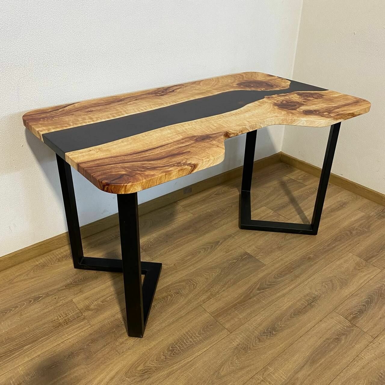 Стол письменный компьютерный с вырезом THETABLE 120х80 см 3.35/3.1