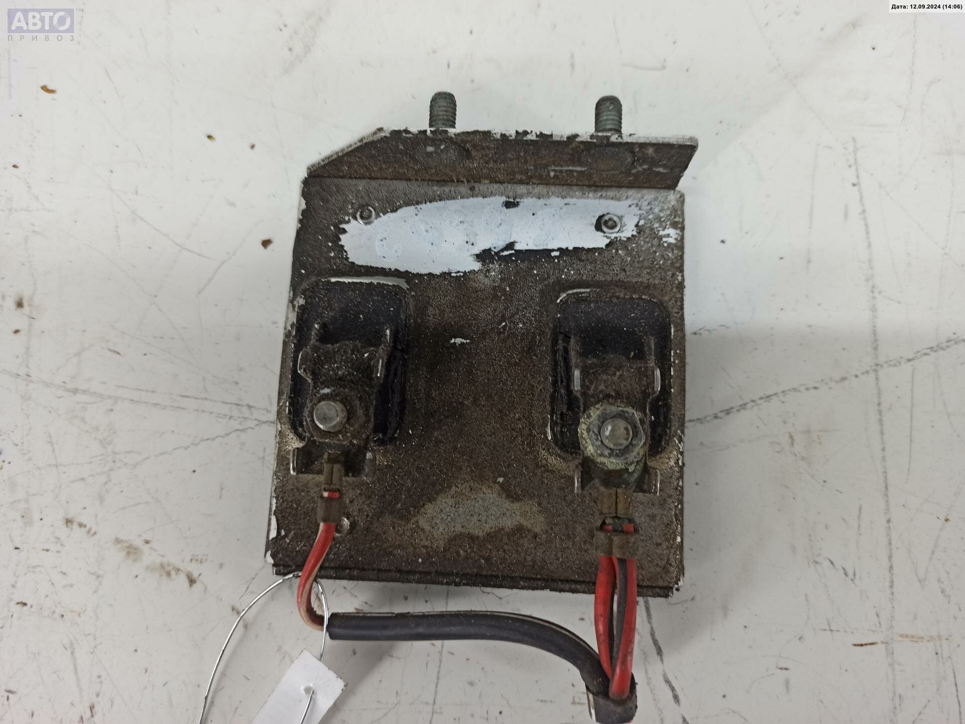 Блок управления вентилятором радиатора Audi A4 B5 (1994-2001)