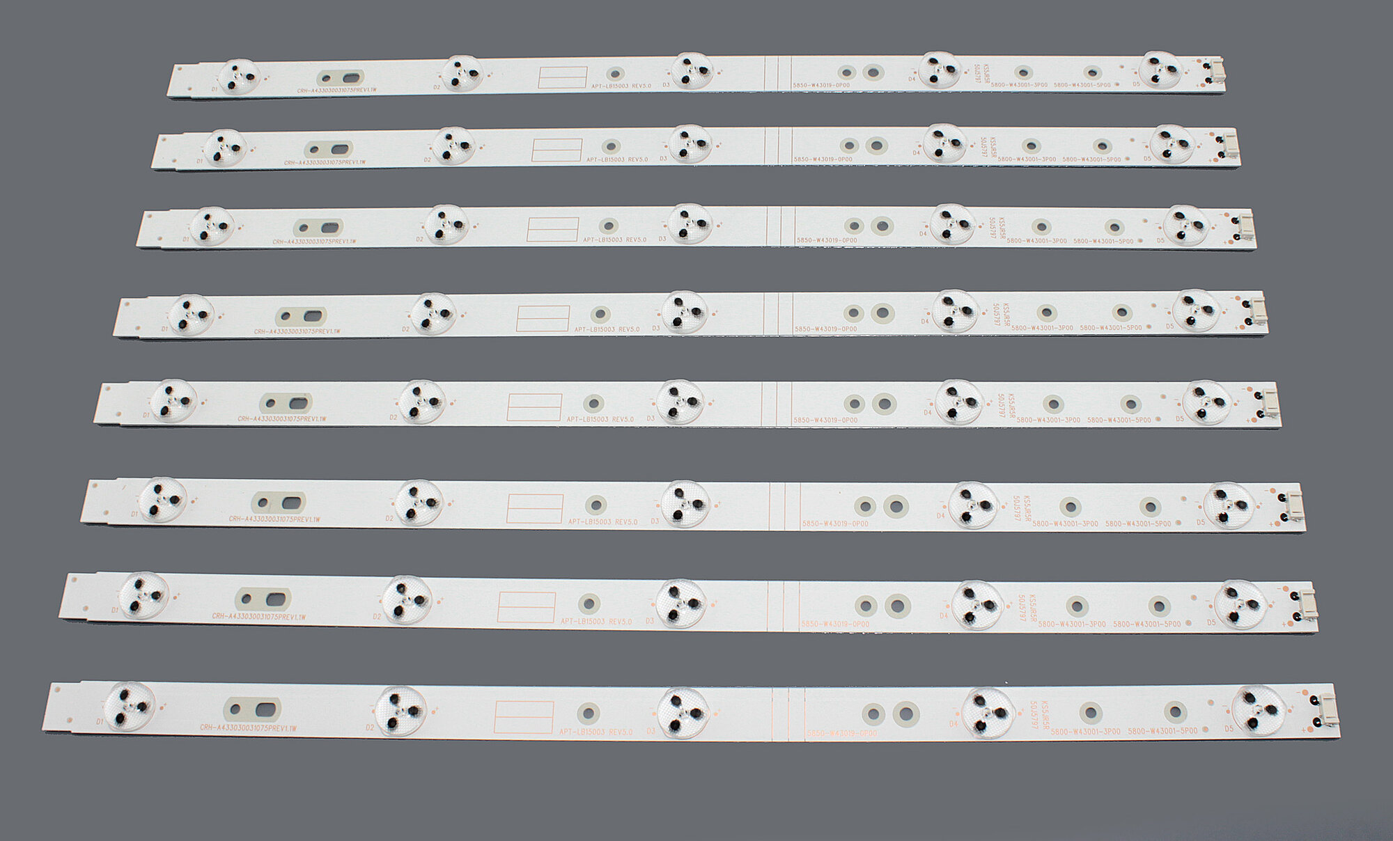 Светодиодная подсветка для TV 42-43' 5800-W43001-3P00 (комплект 8шт)