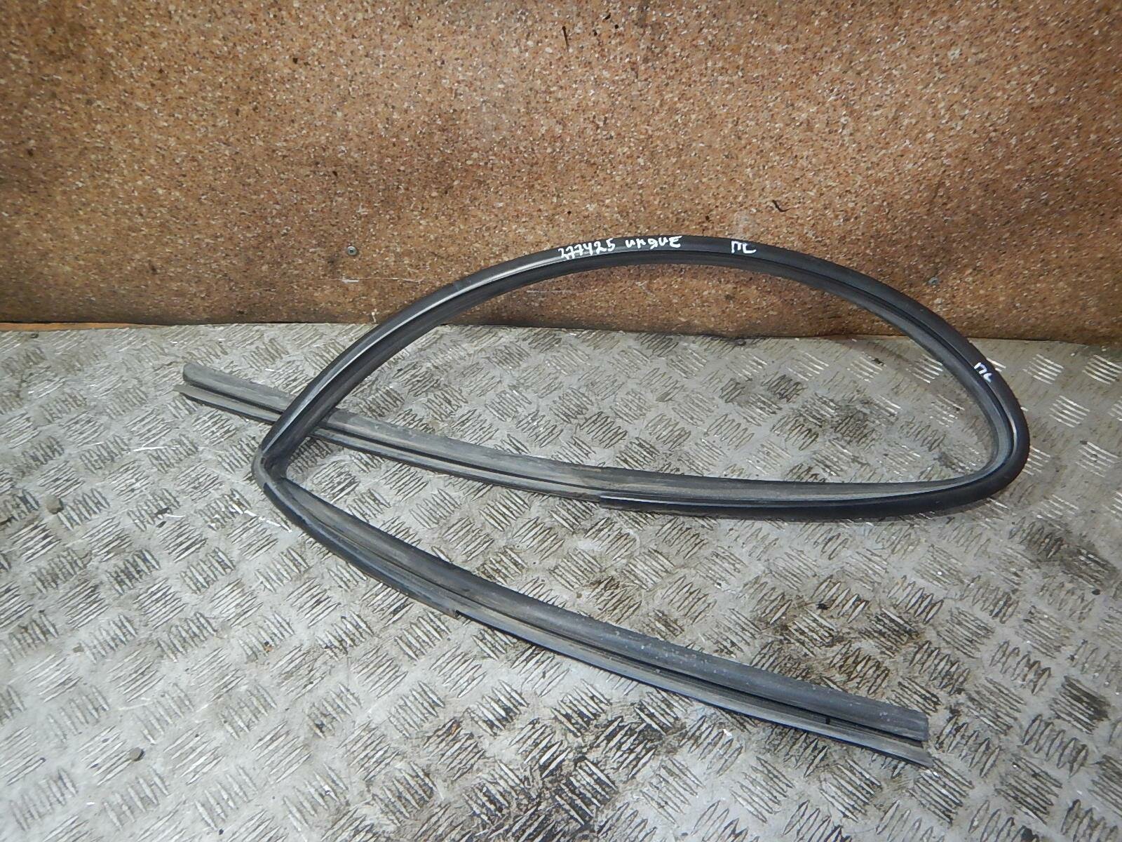 Б/У Уплотнитель стекла двери передней левой, Chery (Черри)-INDIS (11-15) Chery INDIS (11-15) Без видимых повреждений 377...