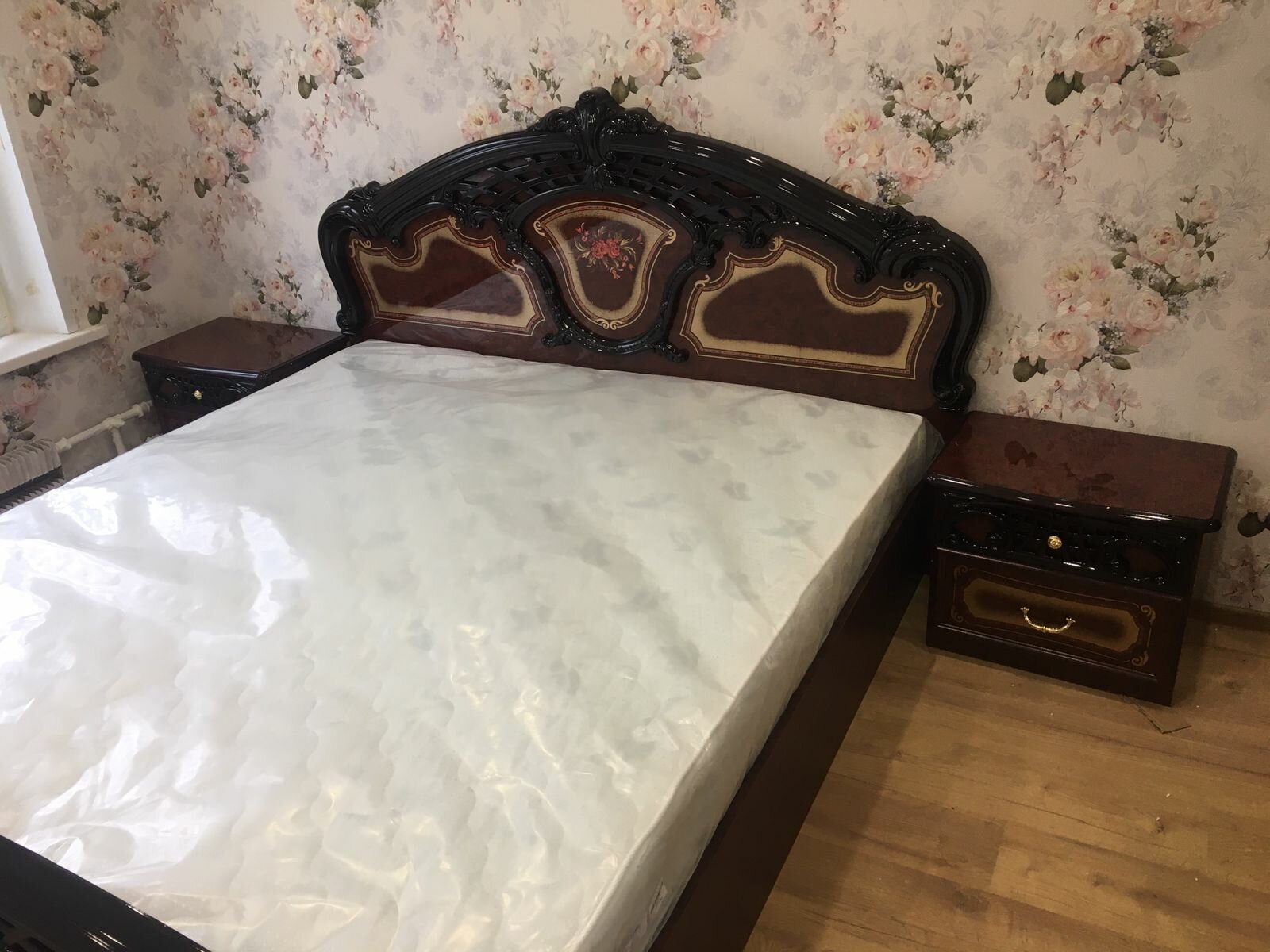 Кровать Роза, двуспальная 160*200, цвет могано глянец, фабрики Диа Мебель, Россия.