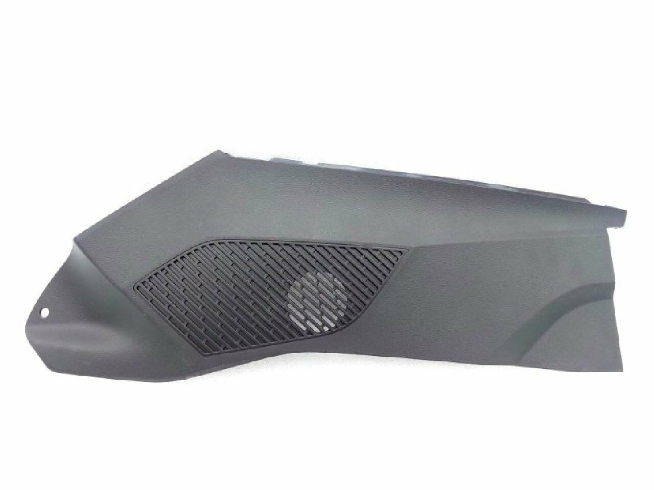 Облицовка передняя левая центральной консоли Рено Аркана