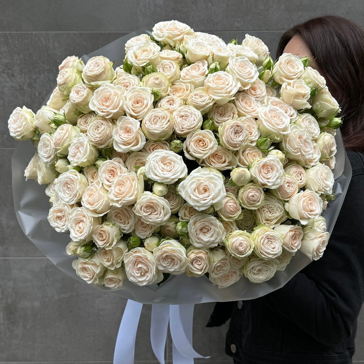 Букет из чайных кустовых роз 51 шт, красивый букет цветов, шикарный, премиум цветы, премиум букет