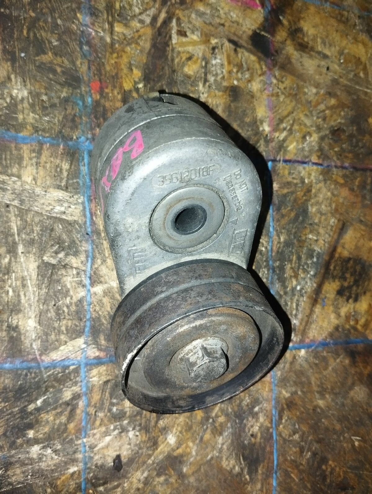 Натяжитель ремня генератора Крайслер Вояджер 4 Б/У с пробегом