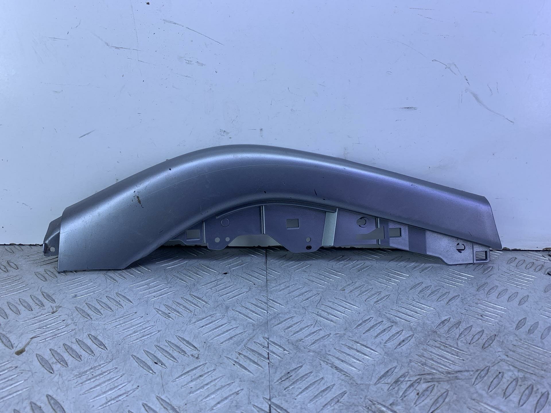 Декоративная накладка центральной консоли Mitsubishi Outlander 2 (2005 - 2009) 8011A0692