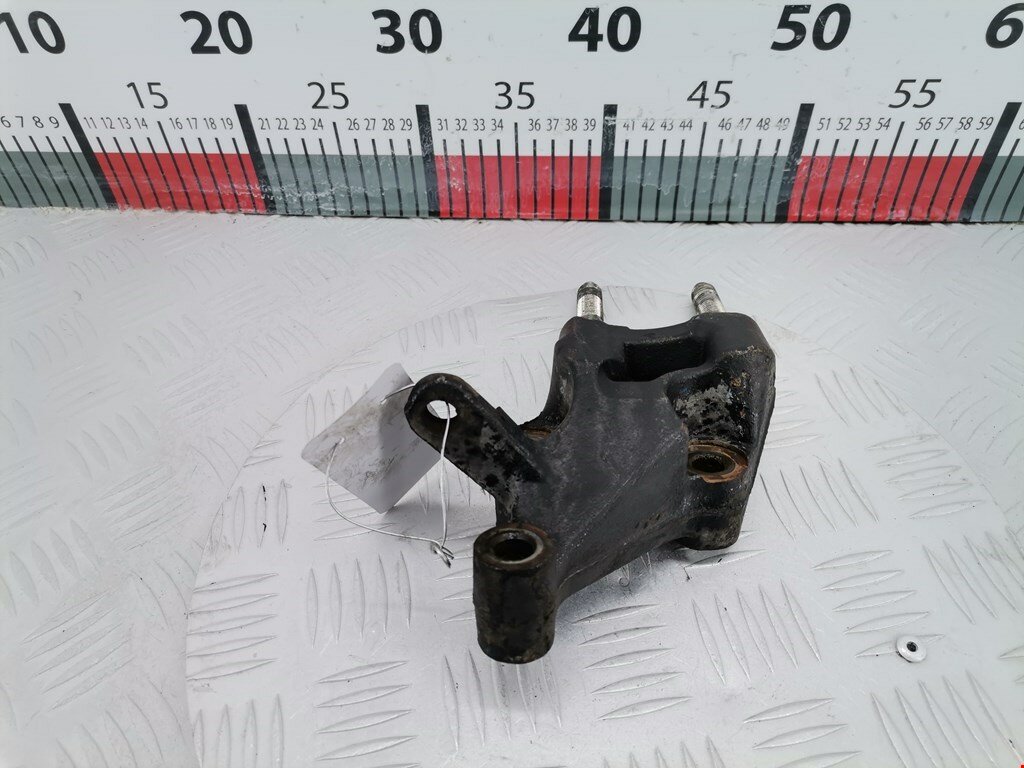 Кронштейн (крепление лапа) двигателя Mazda 6 GG GJ5F39030 арт. 1673960