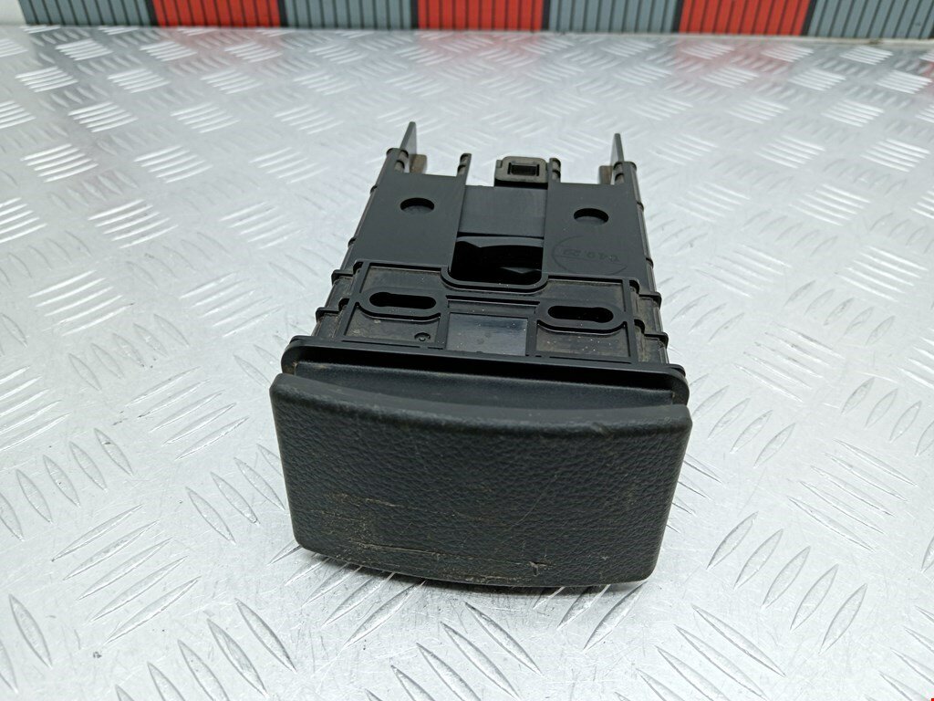 Подстаканник Nissan X-Trail T30 96965EQ000 арт. 1827924