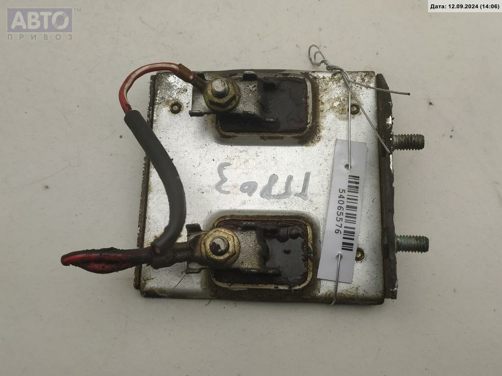 Блок управления вентилятором радиатора Audi A6 C5 (1997-2005)