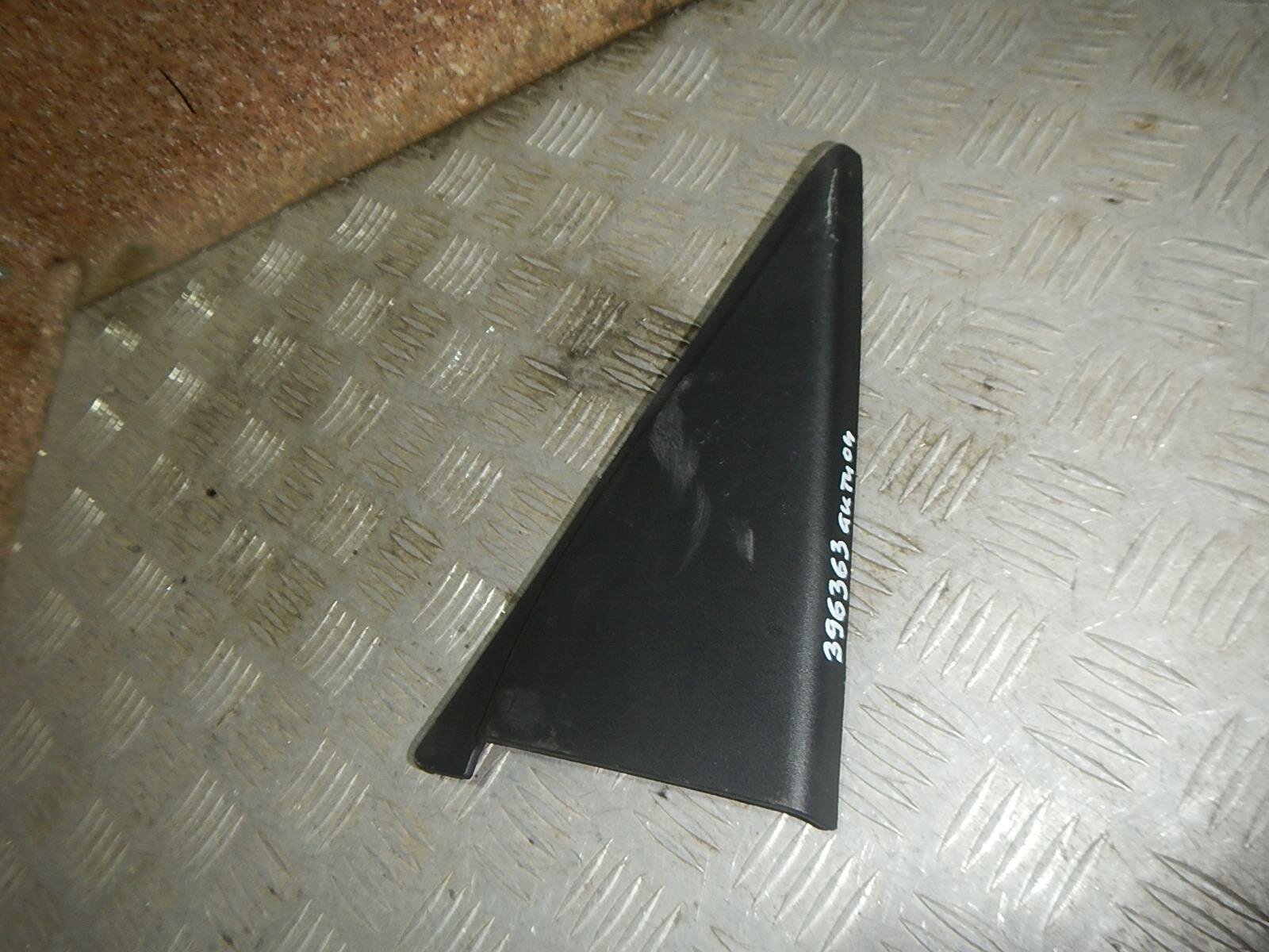 Б/У Уголок двери задней левой (внутренний), SsangYong (Сангйонг)-ACTYON (10-) SSANGYONG ACTYON (10-) после 2013 г Потерто...