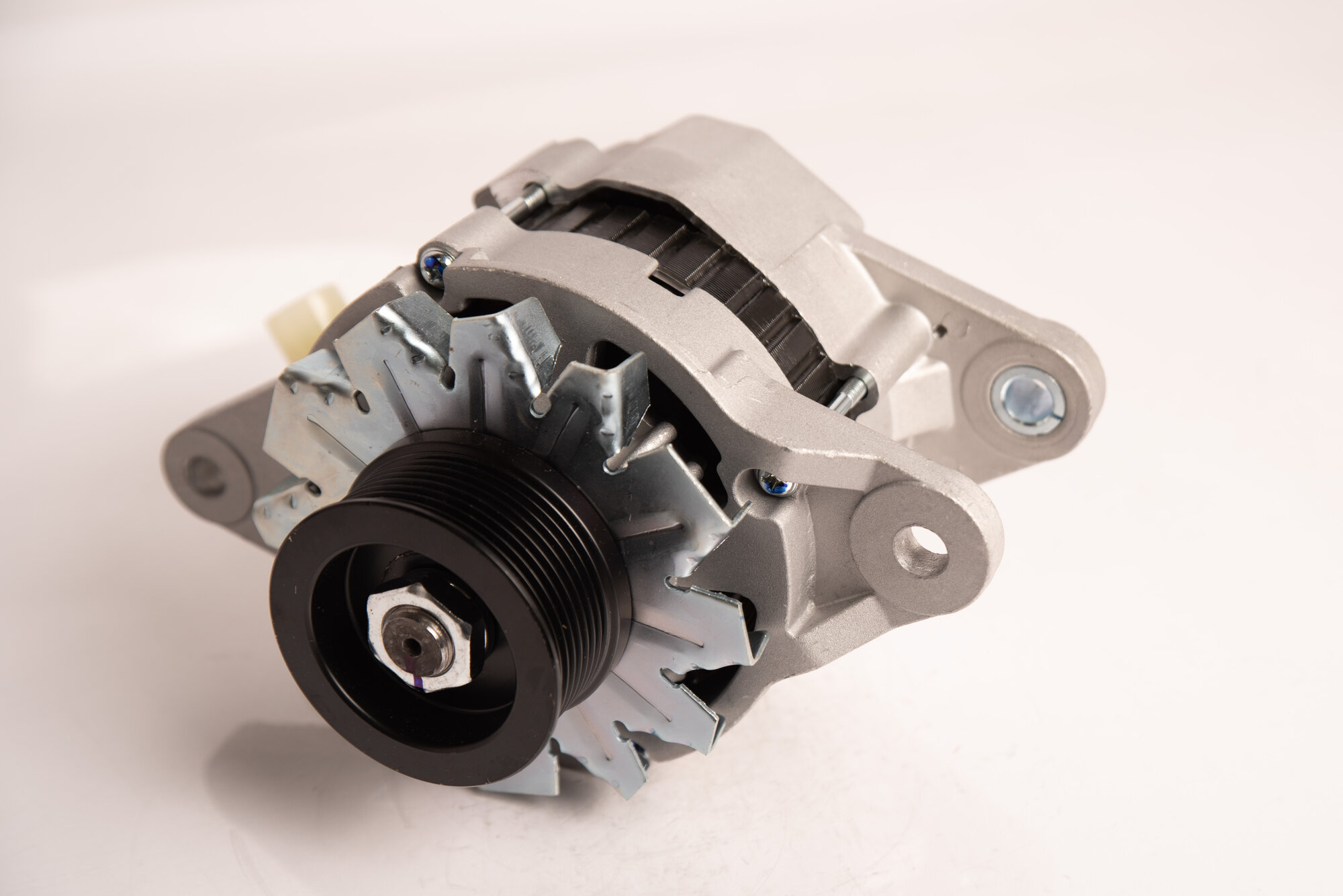 Генератор 8970466950 Powertec Isuzu