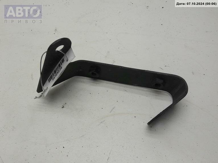 Кронштейн крепления Volkswagen Passat B5+ (GP)