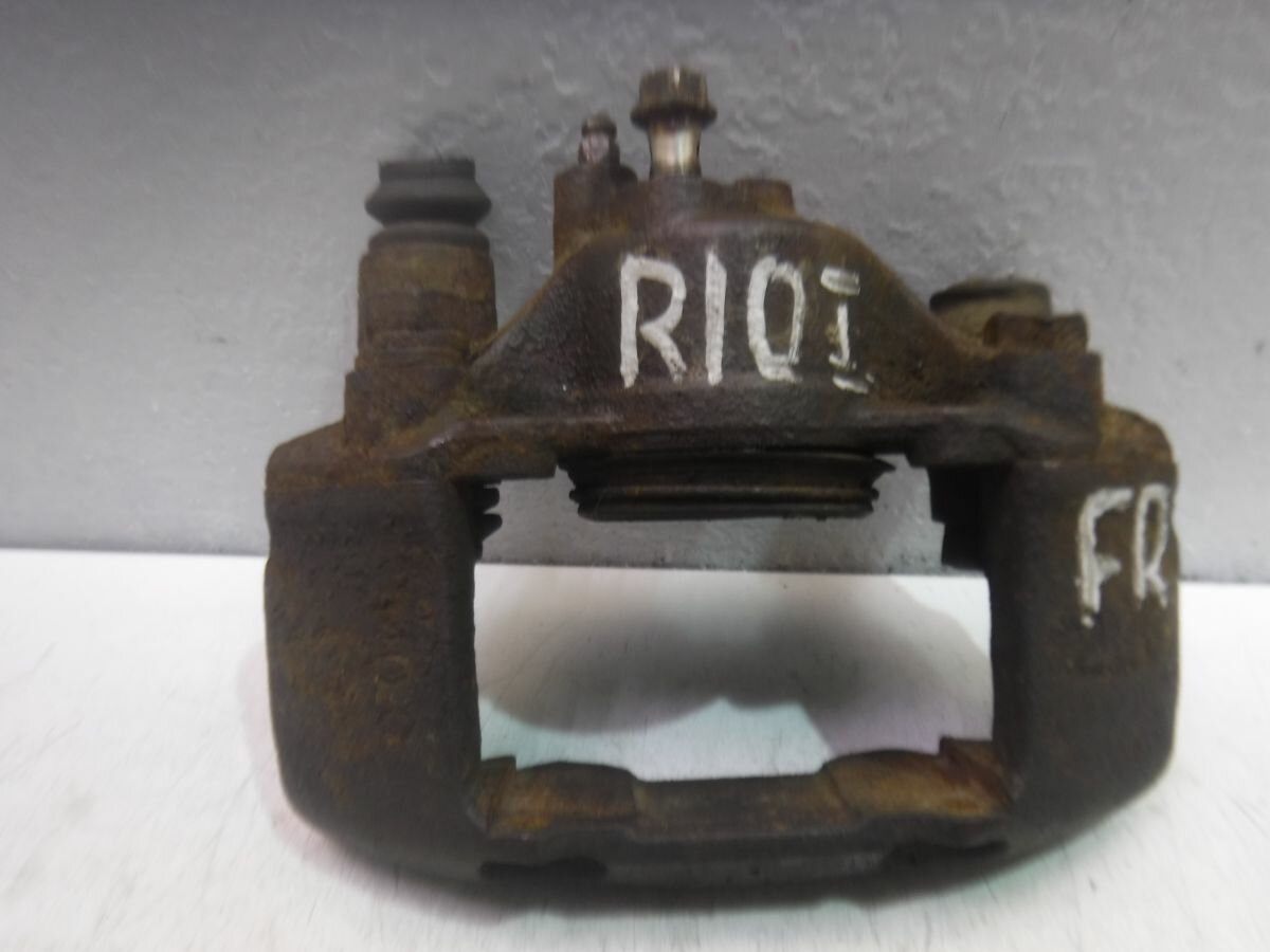 Суппорт тормозной передний правый Kia Rio I (1999—2002) 0K30C49980