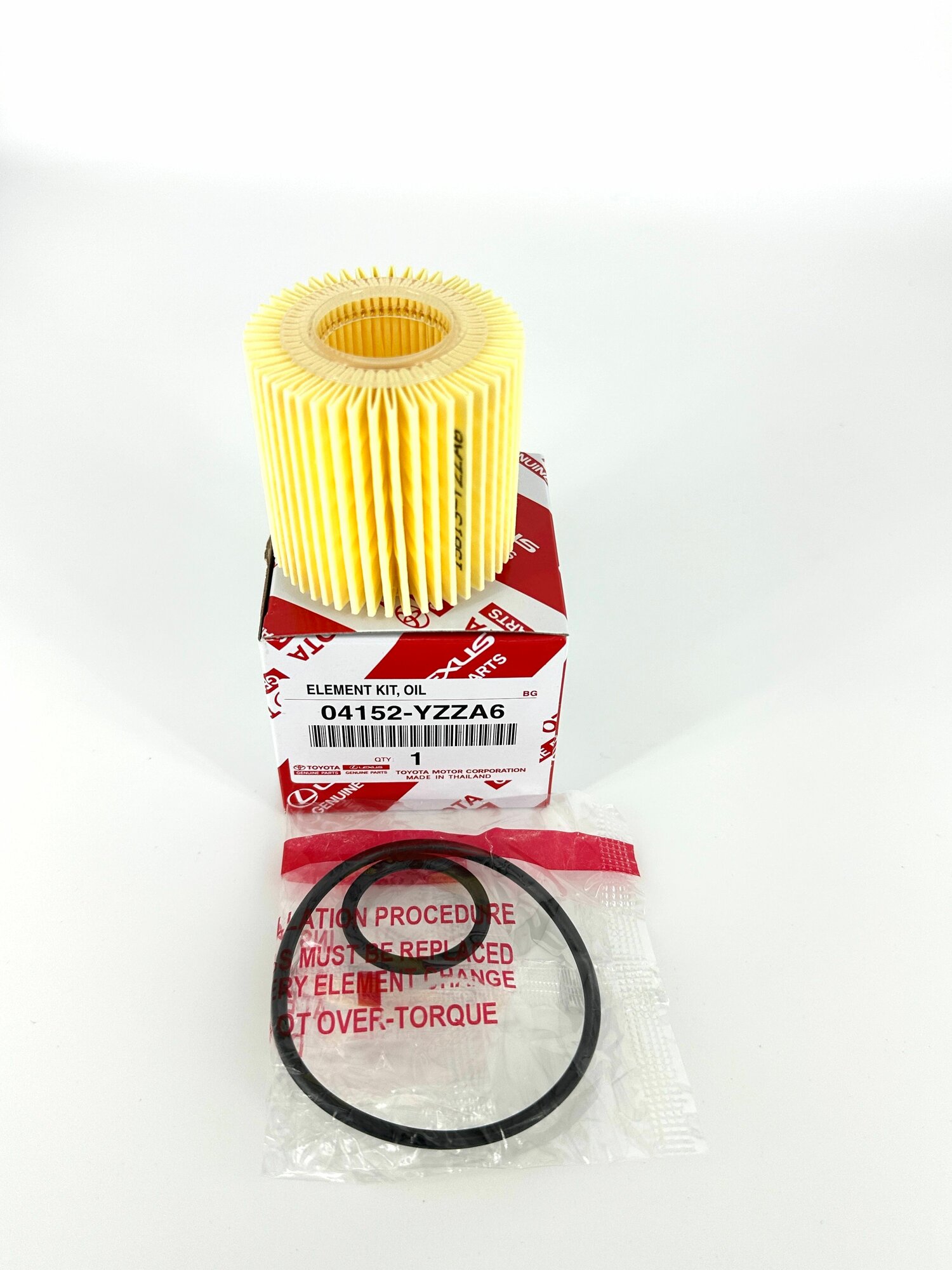 Фильтр масляный двигателя Toyota 04152-YZZA6/04152-37010