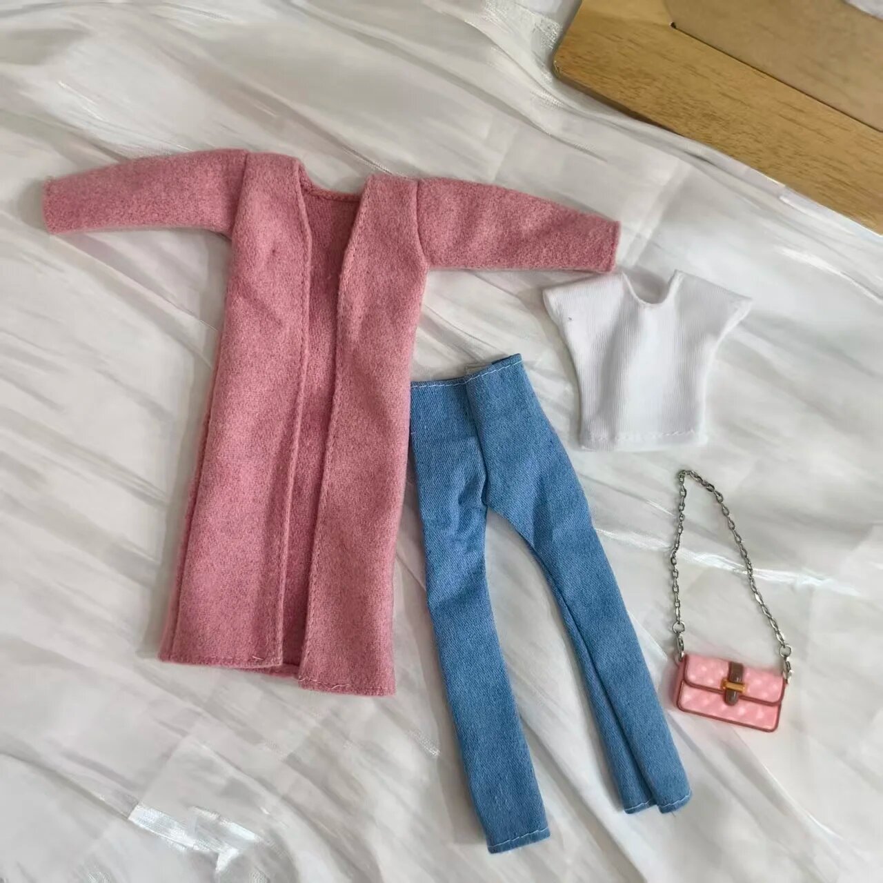 Аксессуары для куклы 30 см: футболка, куртка, брюки 4Pcs-Set