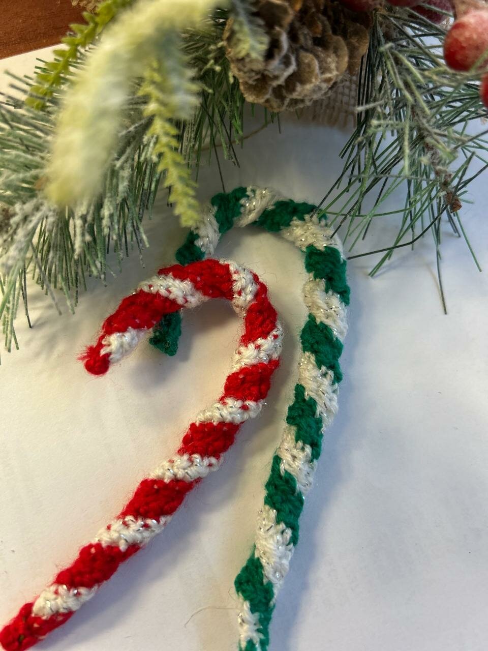 Набор елочных игрушек "Новогодние леденцы", вязаные, ручная работа, 2 шт