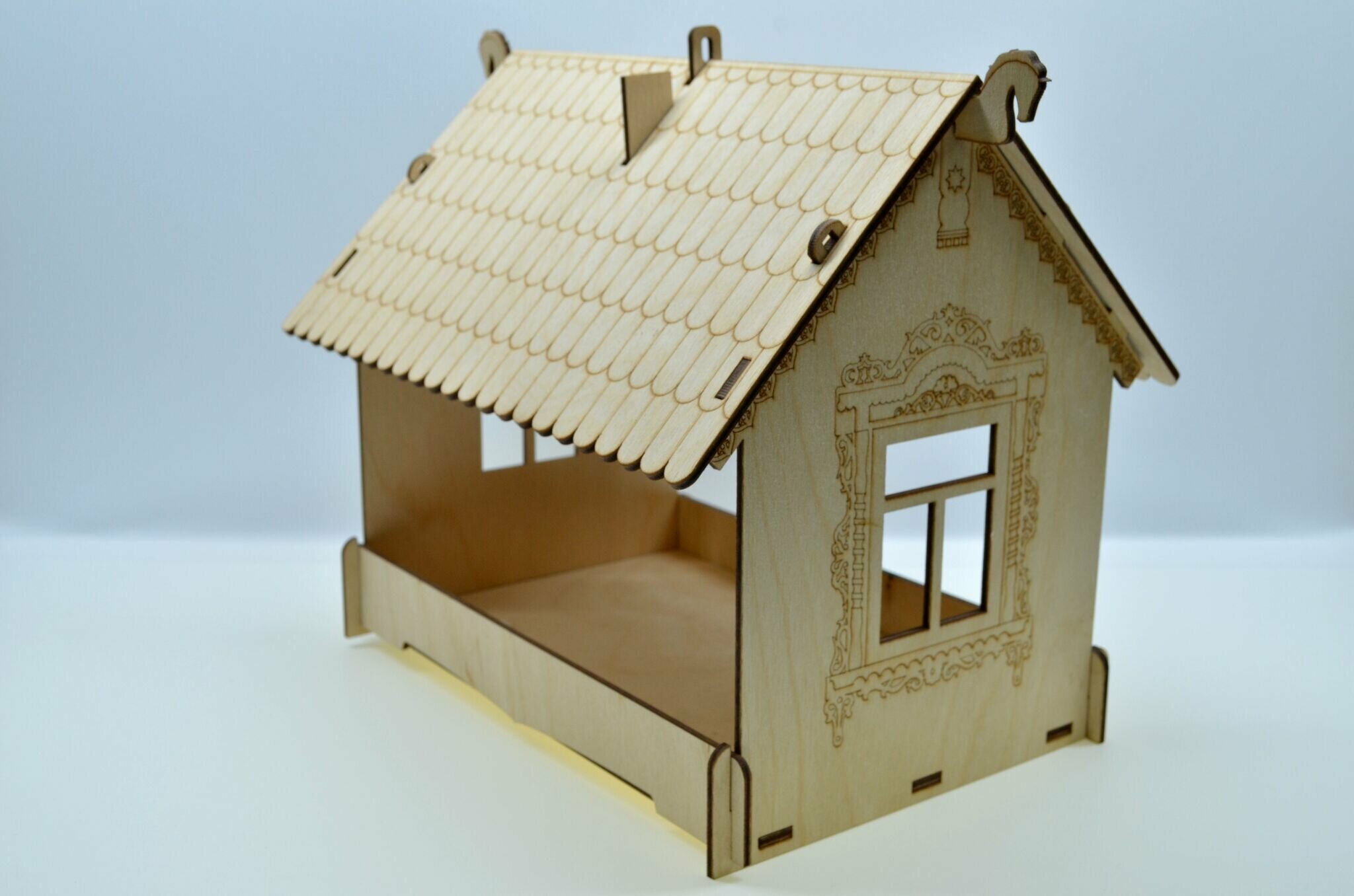 Конструкторы и модели: Кормушка для птиц