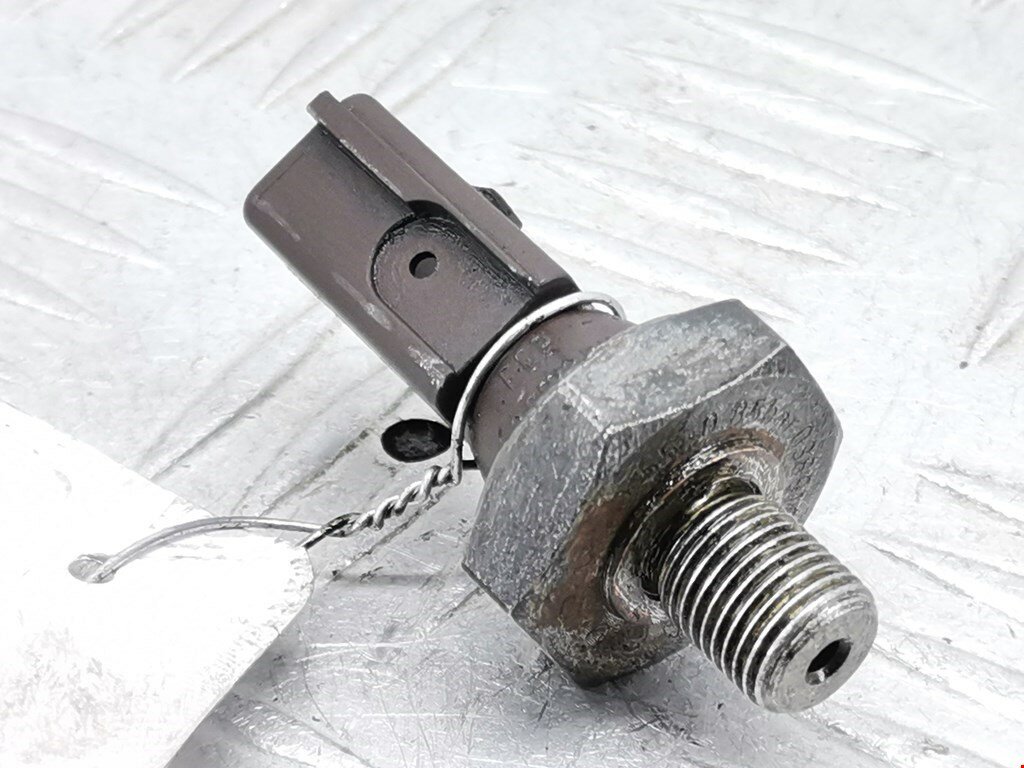 Датчик давления масла Skoda Fabia 2 (5J) 038919081D арт. 1977958