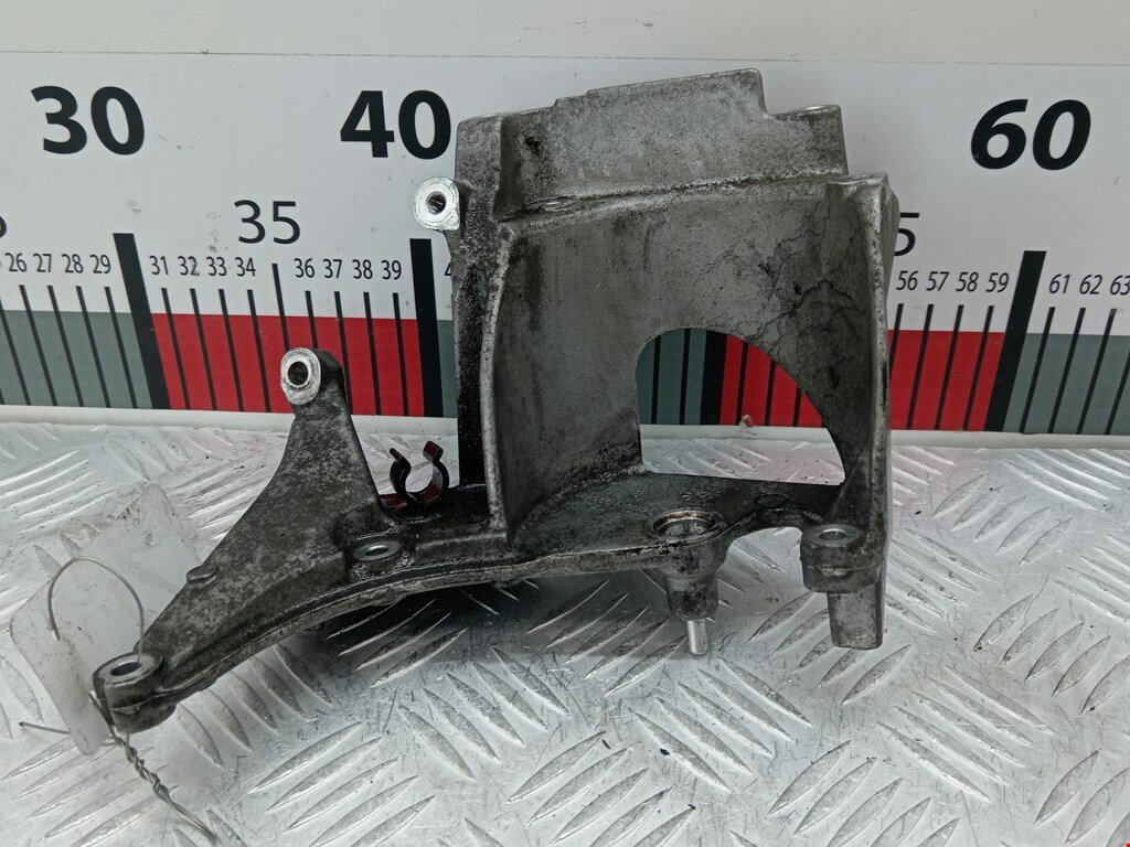 Кронштейн (крепление лапа) двигателя Citroen Berlingo 2 (B9) 9672309580 арт. 2048022