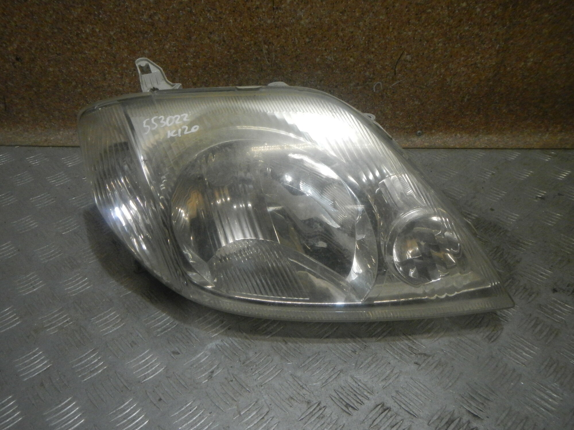 Б/У Фара правая, Toyota (Тойота)-COROLLA 120 (01-06) TOYOTA COROLLA 120 (01-06) седан Царапины, грязь внутри. 553022 TOYO...