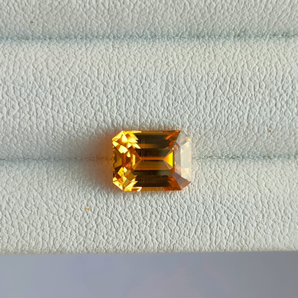 Желтый ограненный циркон 2.89 карата "True Stones"