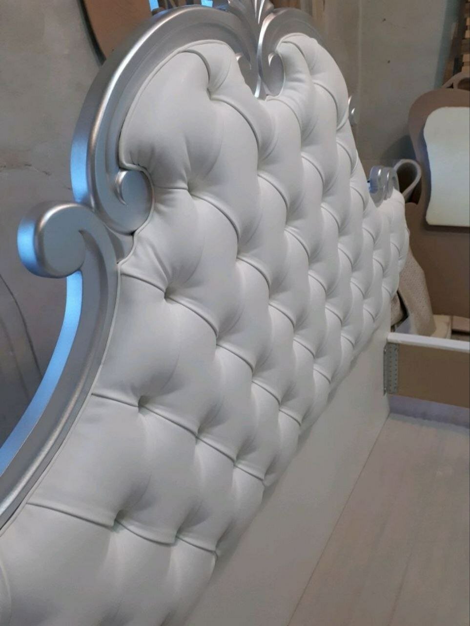 Стразы мебельные для диванов и подушек диаметр 18мм/100 штук