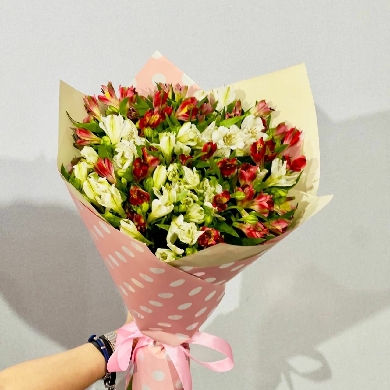 Букет цветов 25 альстромерий