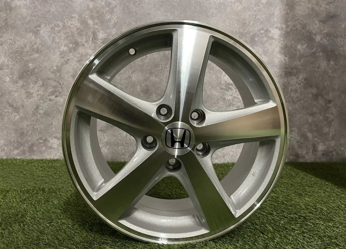 Литой диск Replica Honda HO-3 5x114,3 диаметр 16 " 7j ET45 цо 64.1 реплика на Хонда