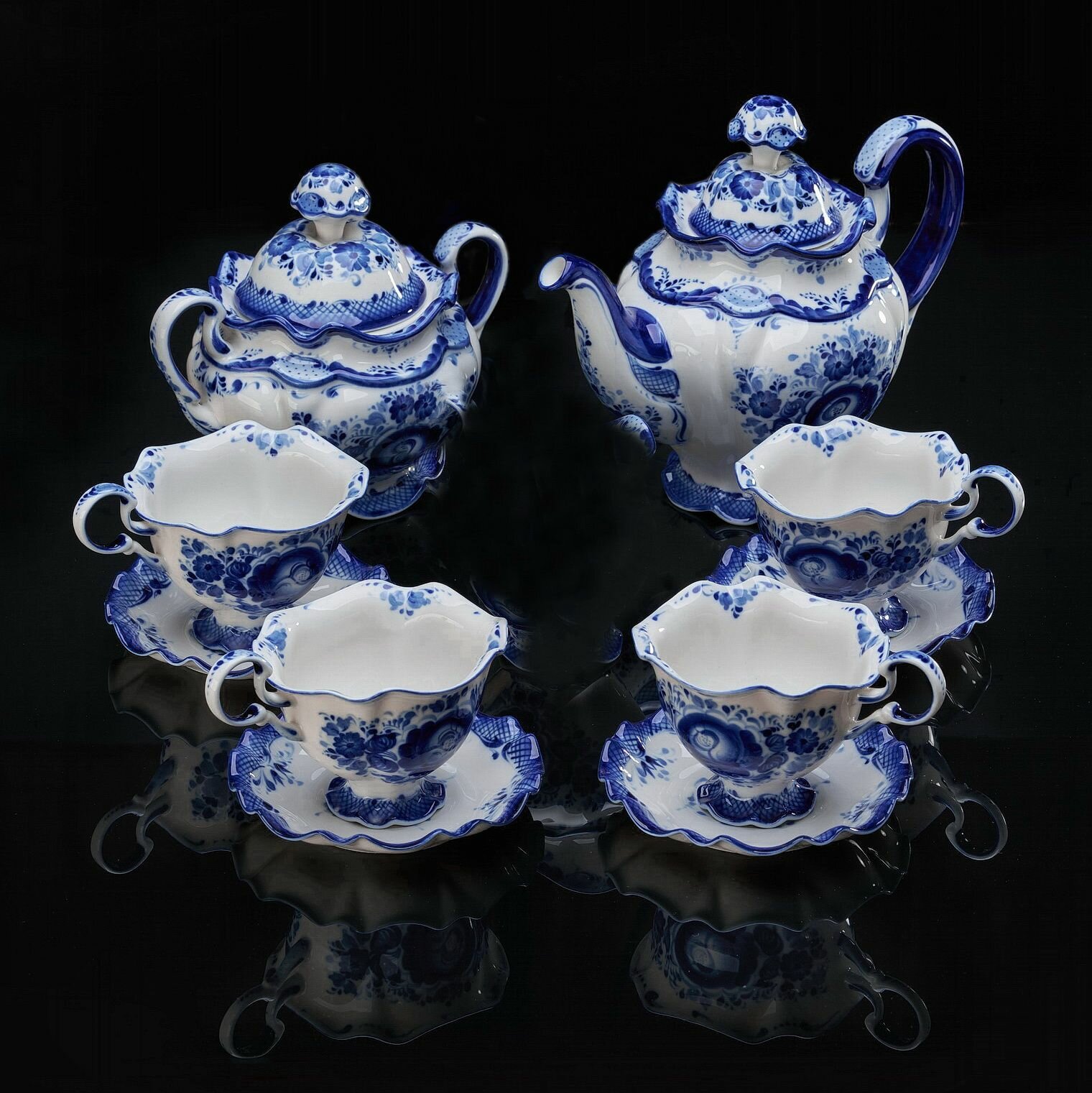 Сервиз чайный из фарфора