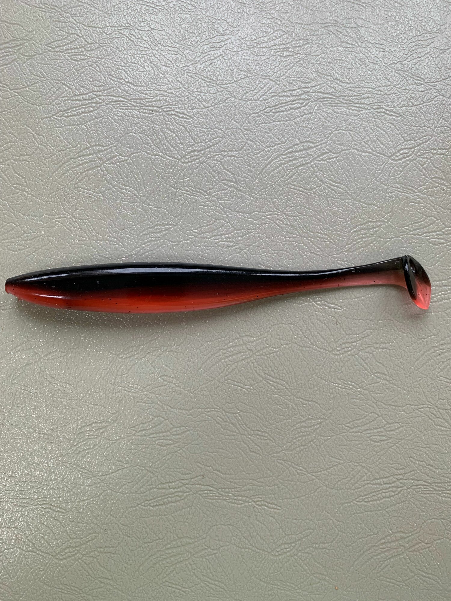 Силиконовая приманка Малёк (Easy minnow) 20 см, 1 шт, Черно-красный (Black Terracott).