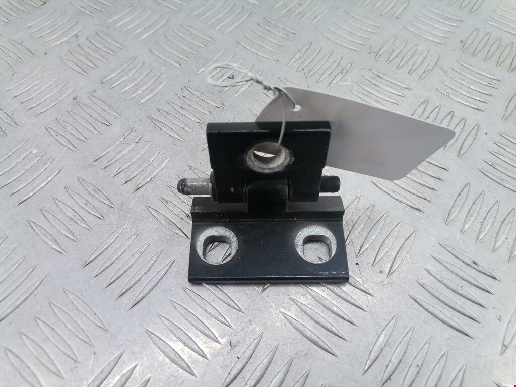 Петля двери передней правой Volvo XC90 1 30784908 арт. 1874561