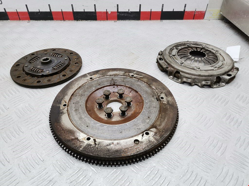 Маховик (демпфер сцепления) Opel Astra H 55572815 арт. 1608232