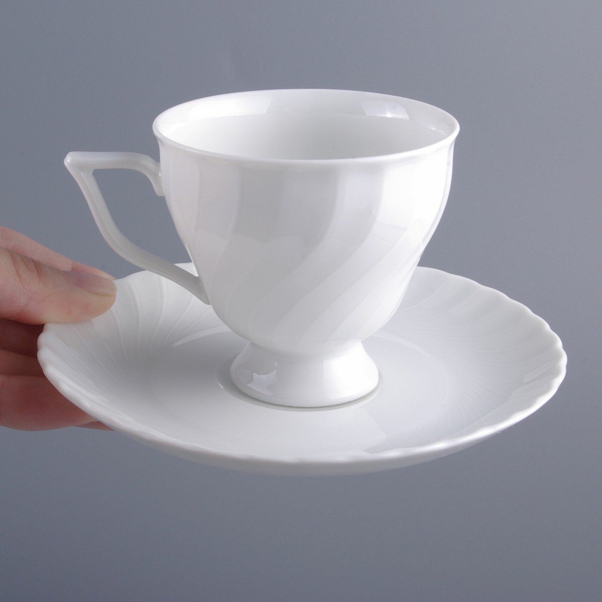 Винтажная кофейная пара "Нежные линии". Фарфор, глазурь. Royal Tettau. Bavaria. Германия, конец ХХ века