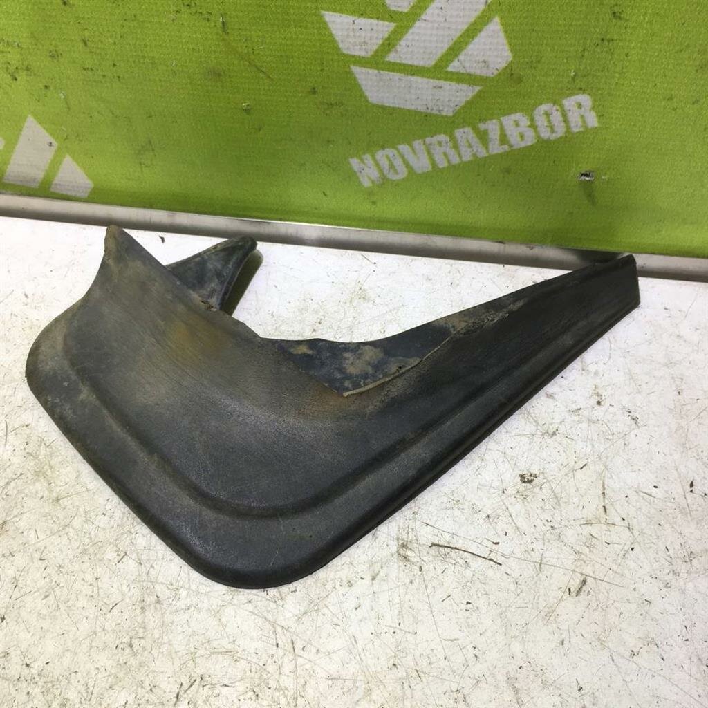 Брызговик передний правый VW Polo 94-99