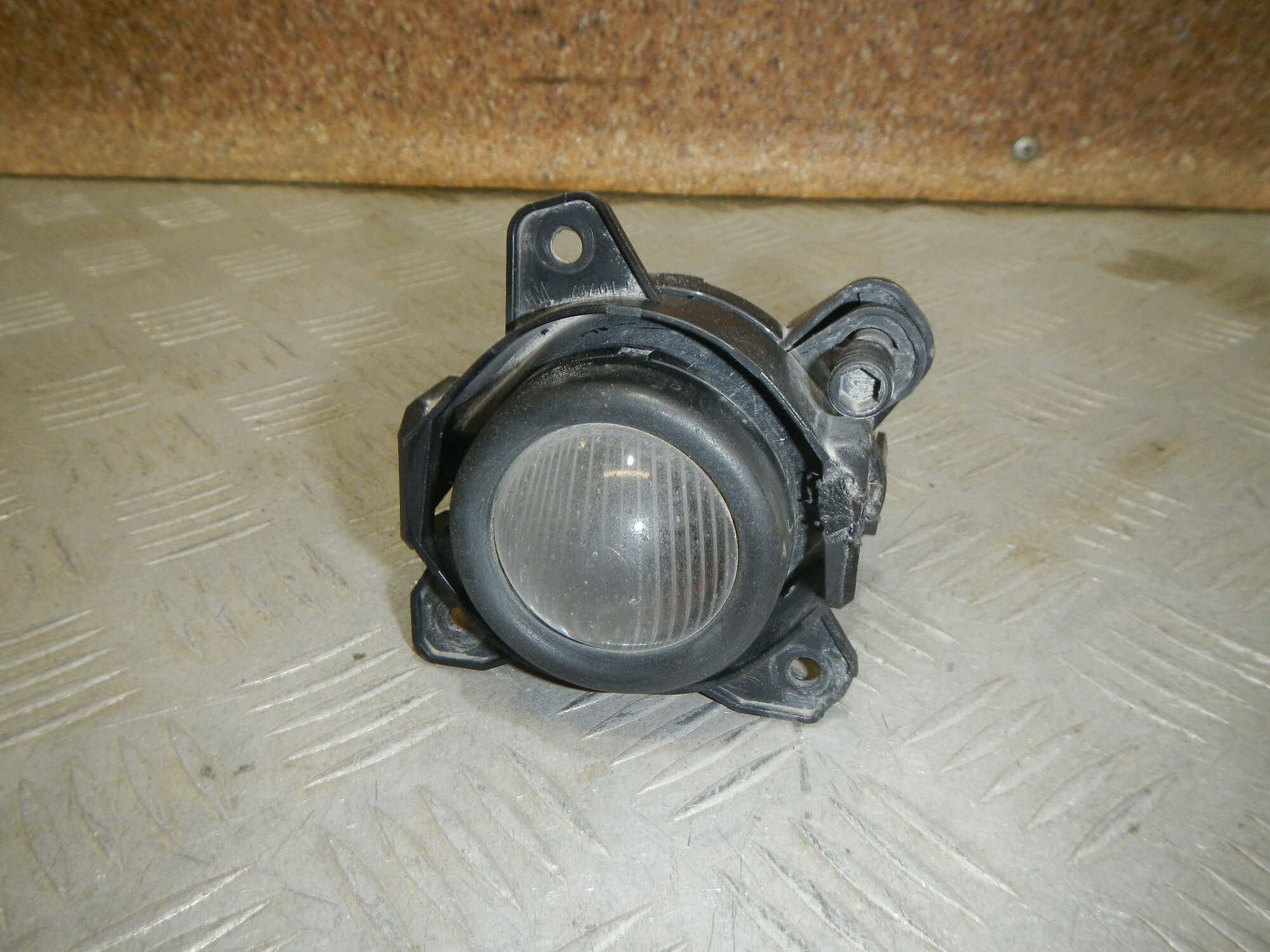 Б/У Фара противотуманная левая, Opel (Опель)-ASTRA J (09-) OPEL ASTRA J (09-) 12- Следы ремонта на кронштейне (отколот не...