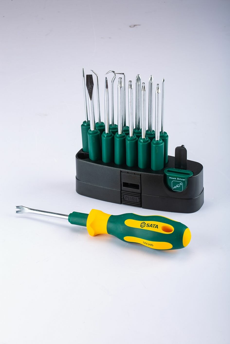 Отвёртки (набор) 16пр. Комбинир. составн. (пласт. кор.)