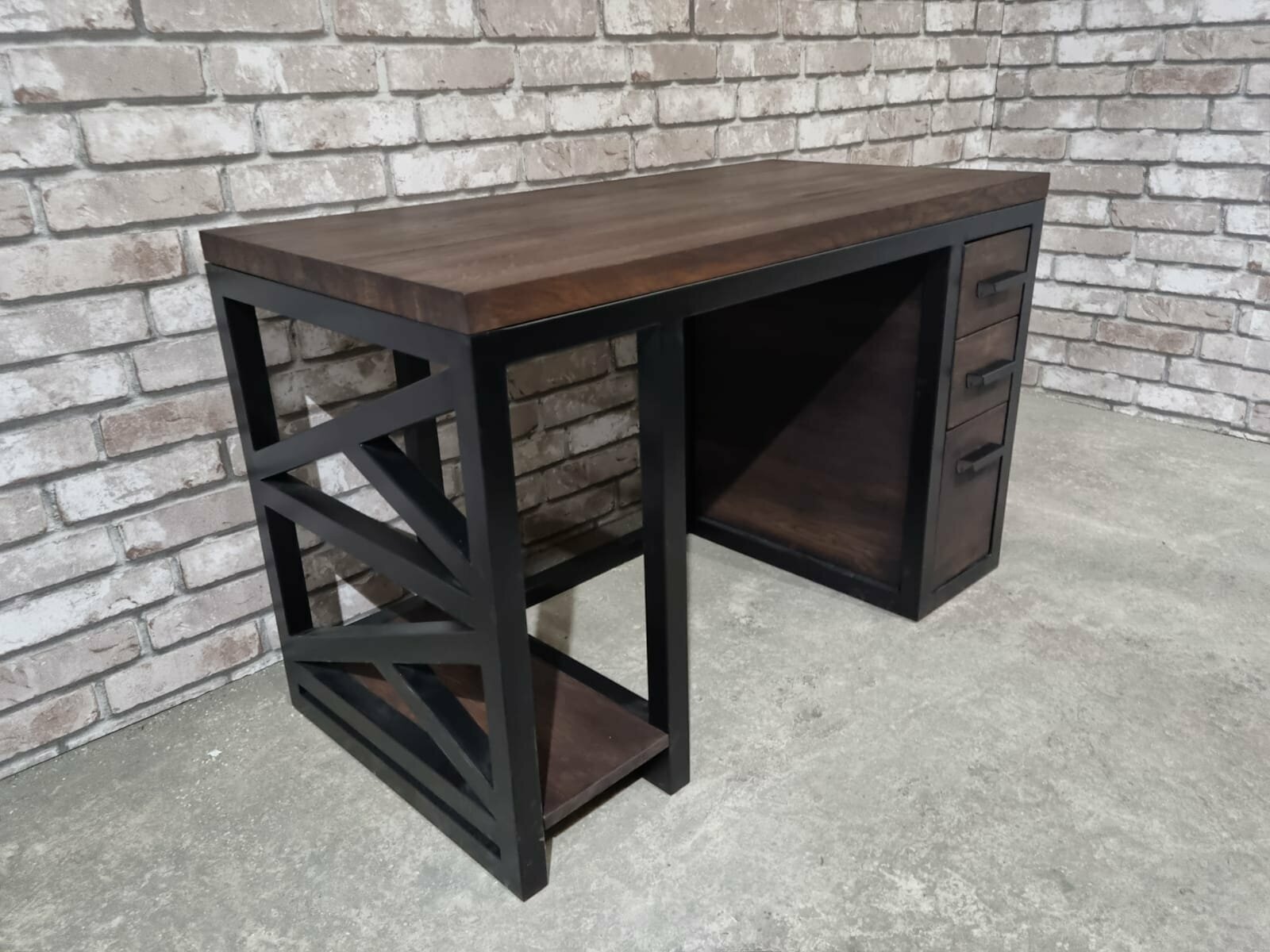 Компьютерный стол EasyLOFT лофт с тумбой и подставкой под ПК, 120x60x75 см, цвет коричневый