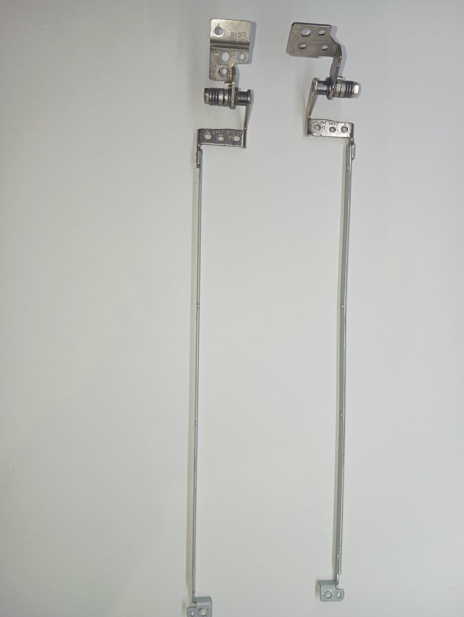 Петли для Acer Aspire 5552