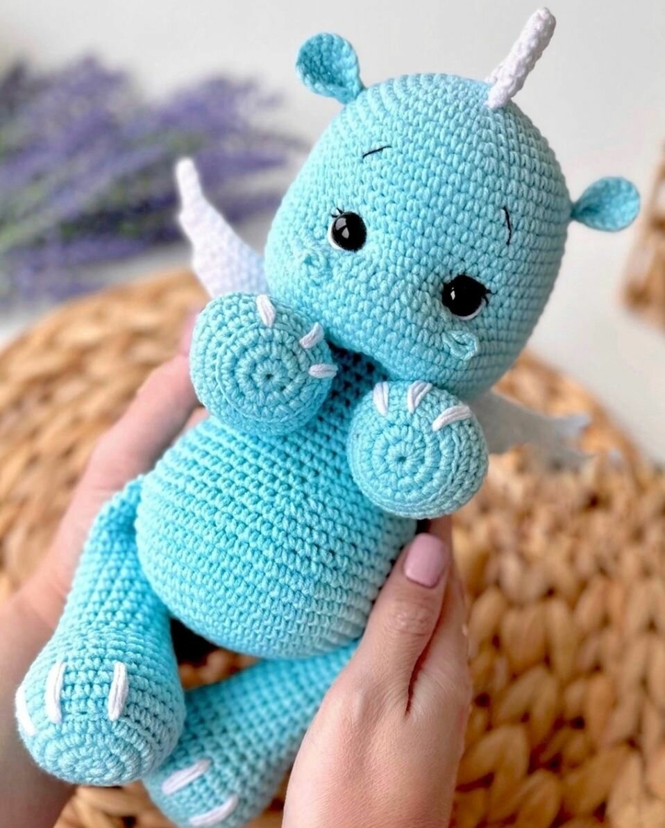Вязаная игрушка дракон