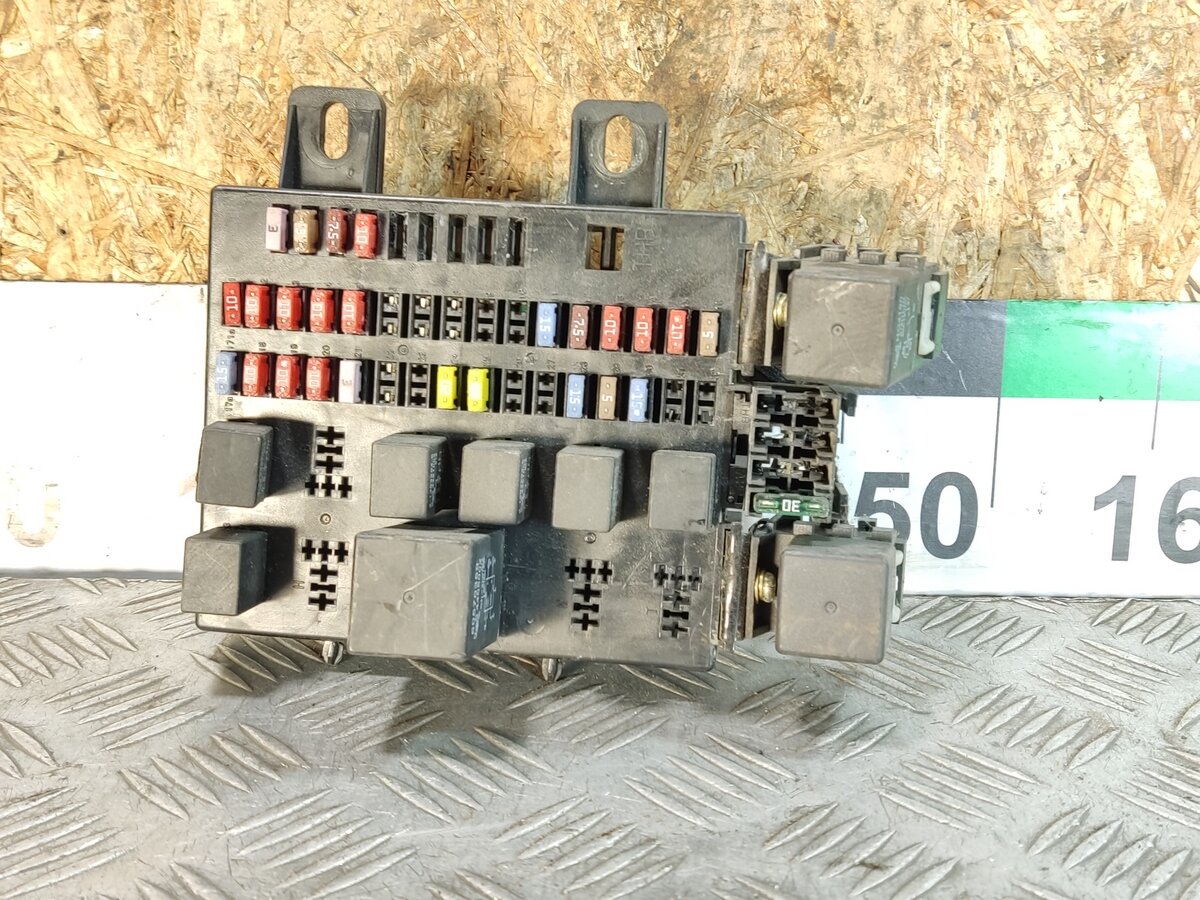 Блок предохранителей моторный BRILLIANCE М 2 2006-20012 3083384