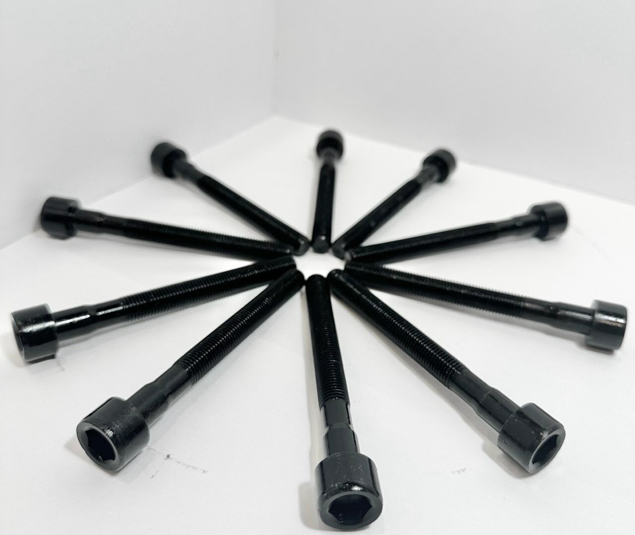 Болты крепления ГБЦ 16кл. старого образца ВАЗ LADA 2110-2112, Приора 2170 комплект 10 шт.