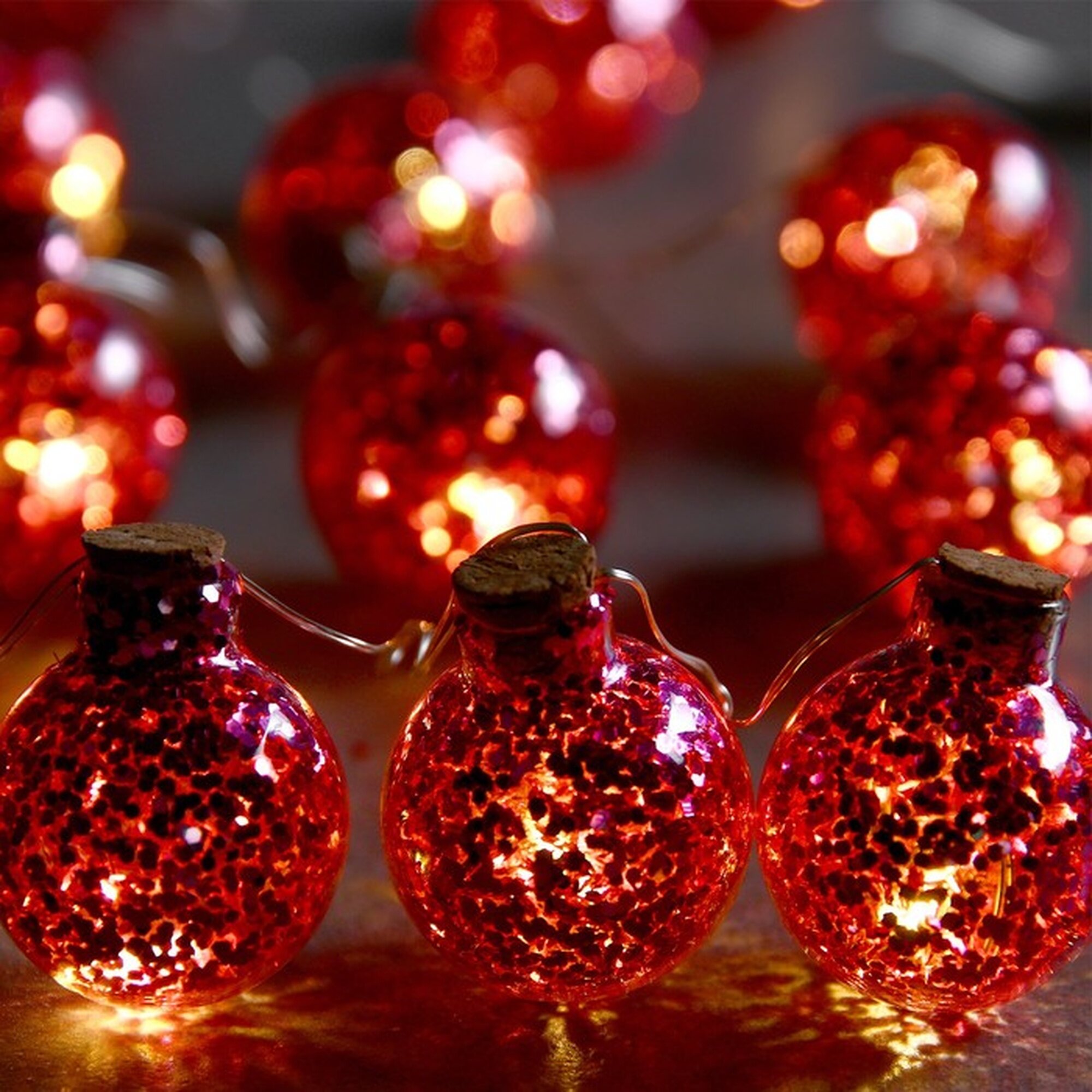 Гирлянда «Нить» 1.6 м с насадками «Шарики с розовым конфетти», IP20, серебристая нить, 15 LED, свечение тёплое белое