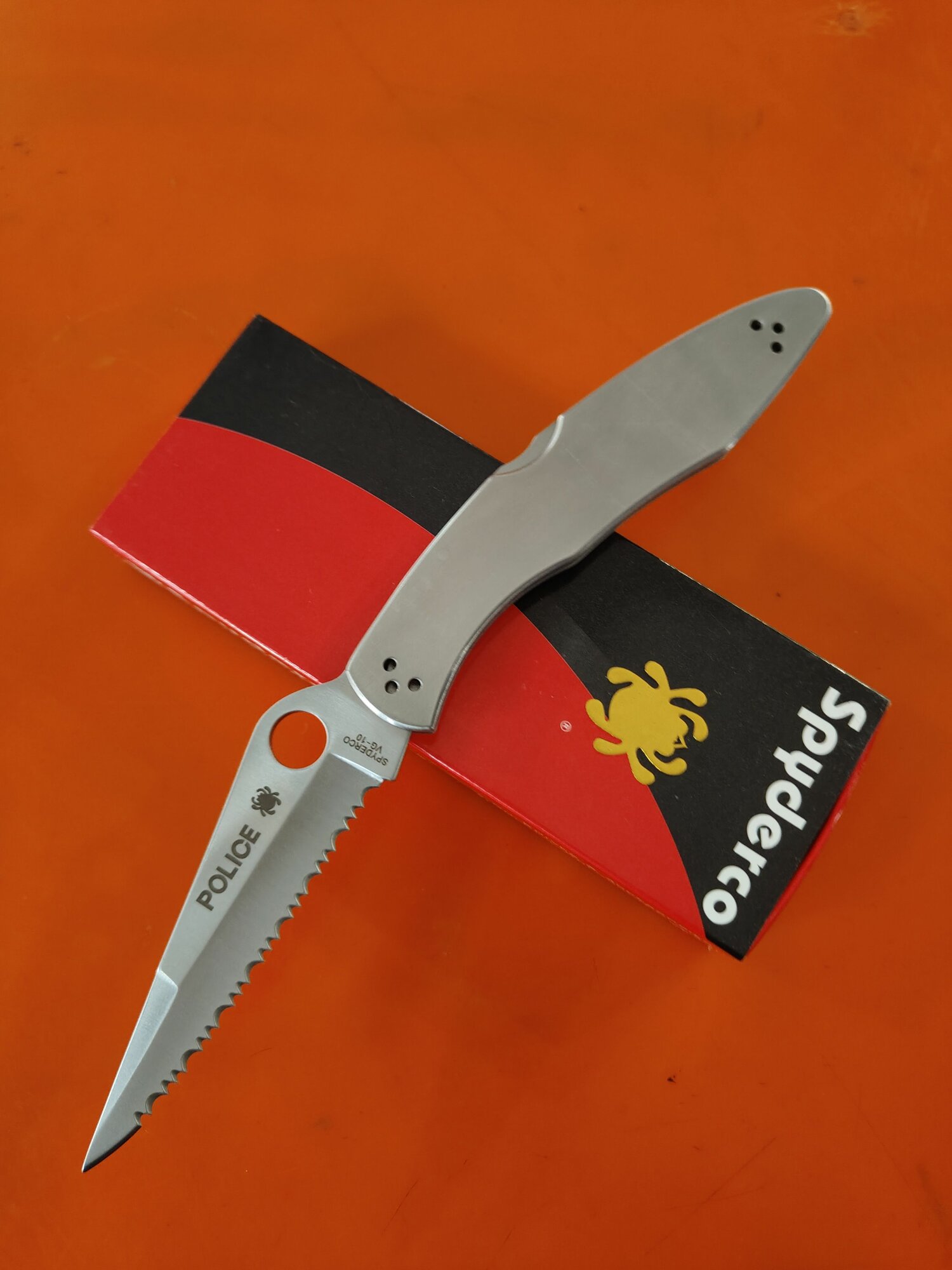 Нож складной Spyderco Police