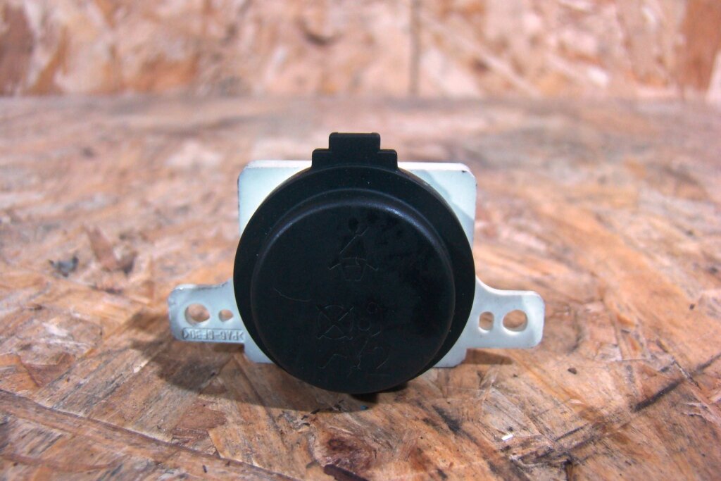 Nissan Note E11 Индикатор ремней безопасности 250209U00A