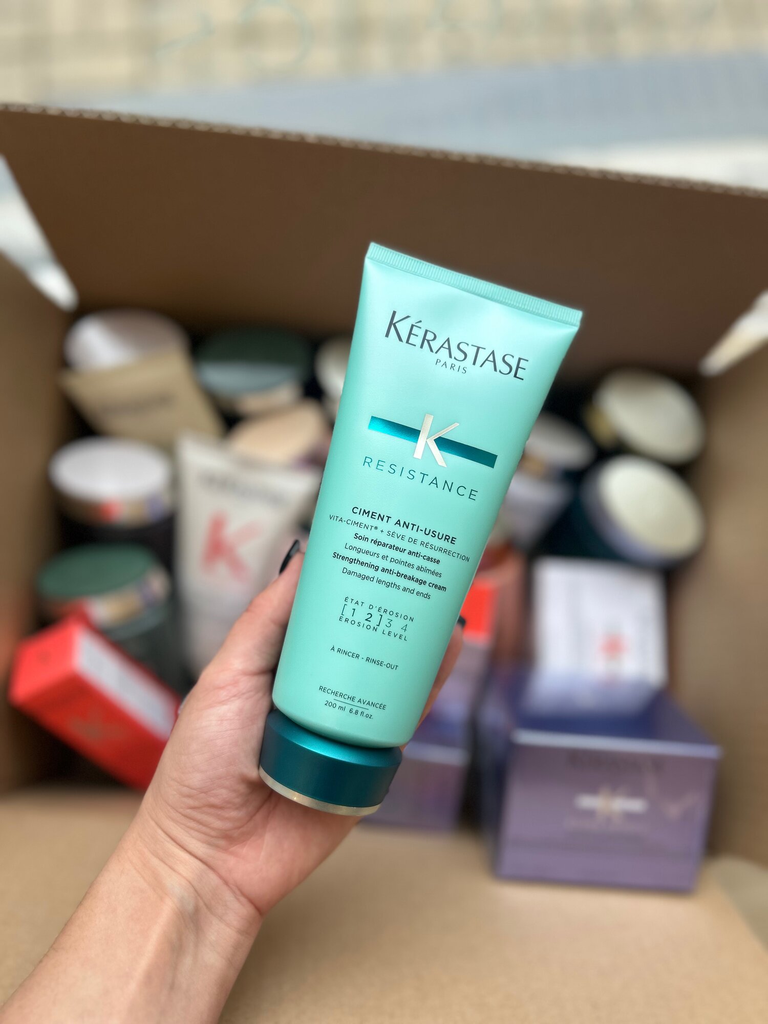 Kerastase Resistance Ciment Anti-Usure Молочко для поврежденных волос Уход-Цемент, 200 мл, туба
