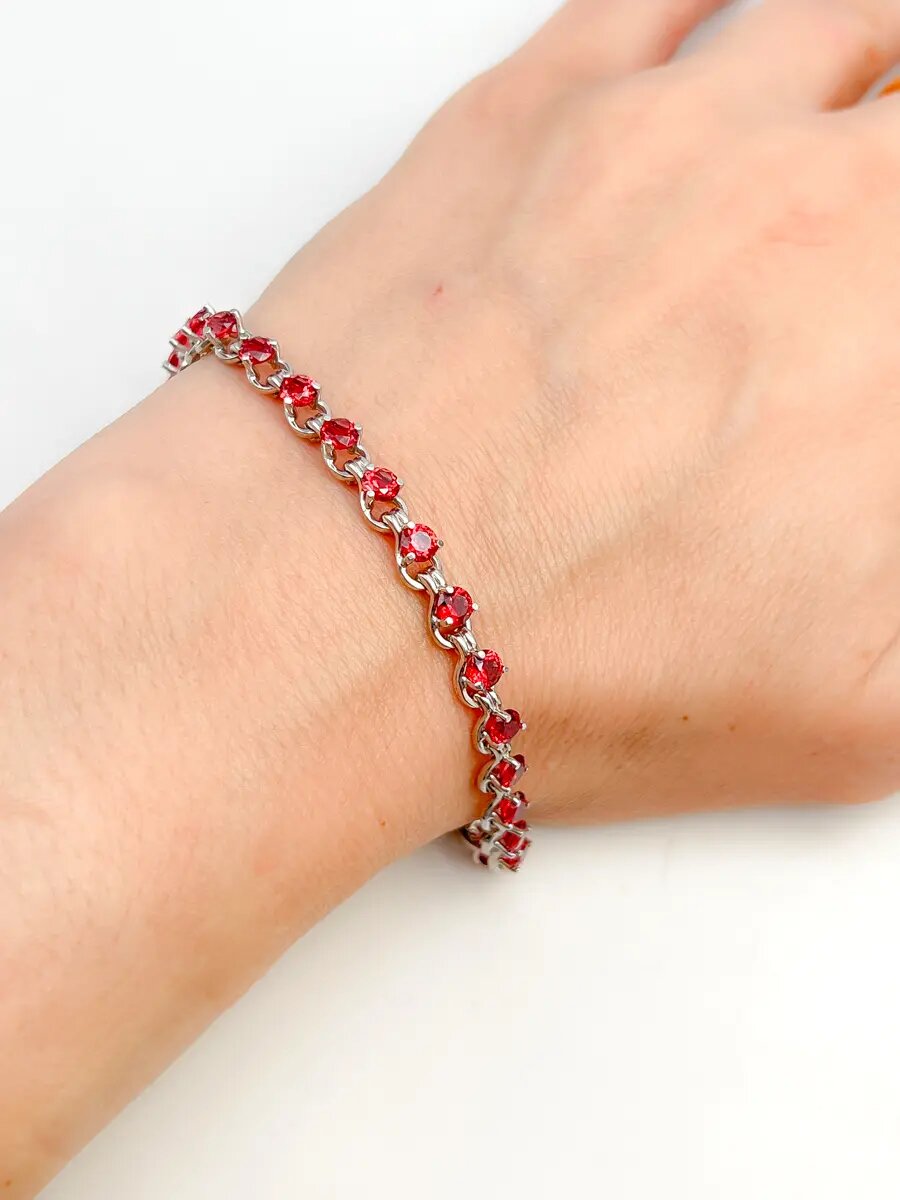 Браслет, серебро, 925 проба, родирование, гранат синтетический