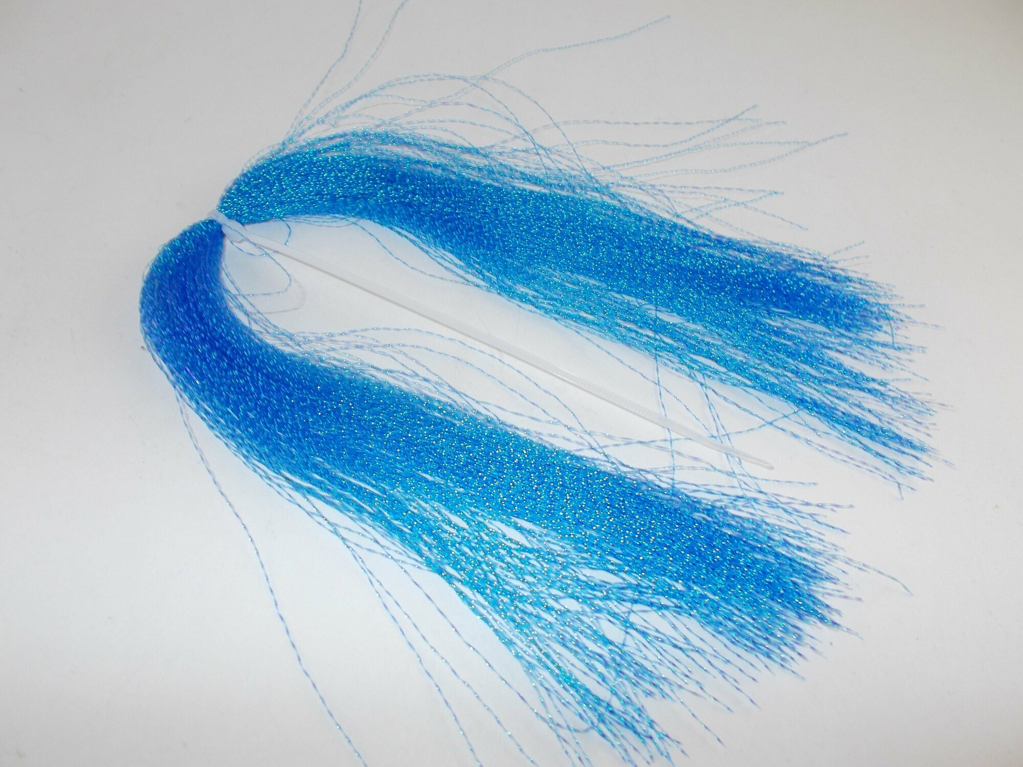 Люрекс голографический для вязания мушек Синий.